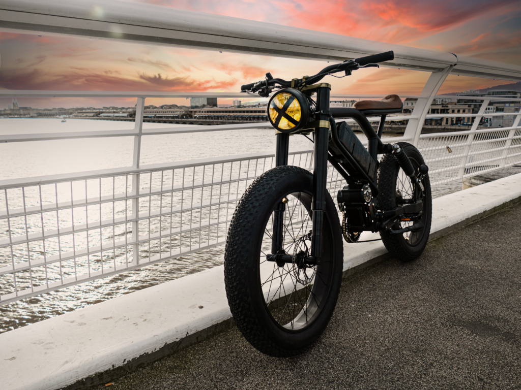 Le Cafe Racer is electric - Aevon Bikes